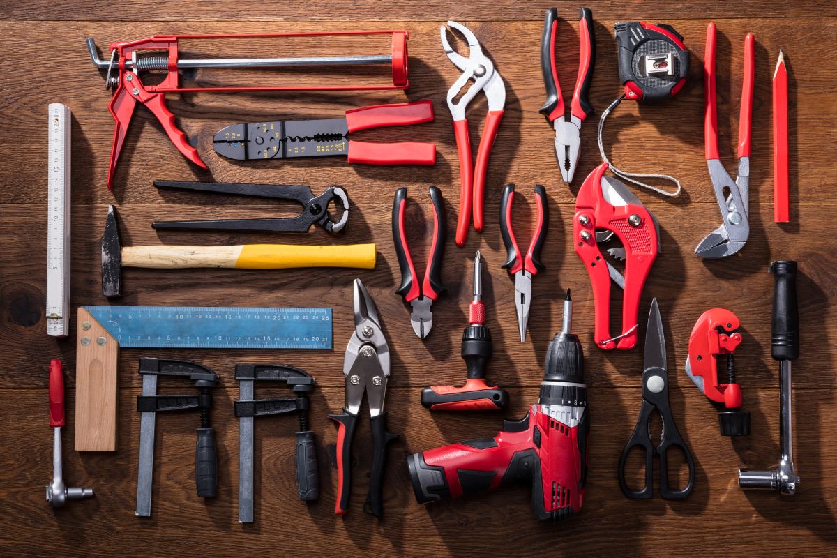5 Must Have Roofing Tools For DIY Or Pro Projects